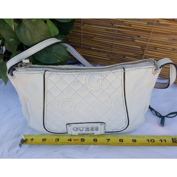 Guess | Bags | White With Black Accent Guess Hand Bag Purse | Poshmark